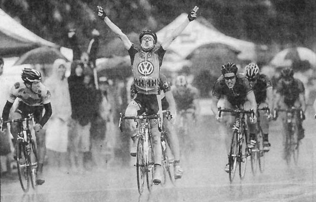 Éric Boily se moque de la pluie